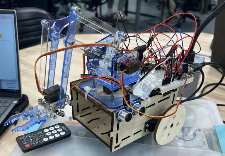 4 DOF Robotic Arm mounted on a Mobile Base - Mohammad Zainullah Khan